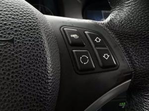 Melns BMW 320 2009 Rīga, ar dzinēja tilpumu 2.00 L un nobraukumu 347 tūkst. km par 5990 €, foto 26 vietnē AUTOMOTO.COM.LV