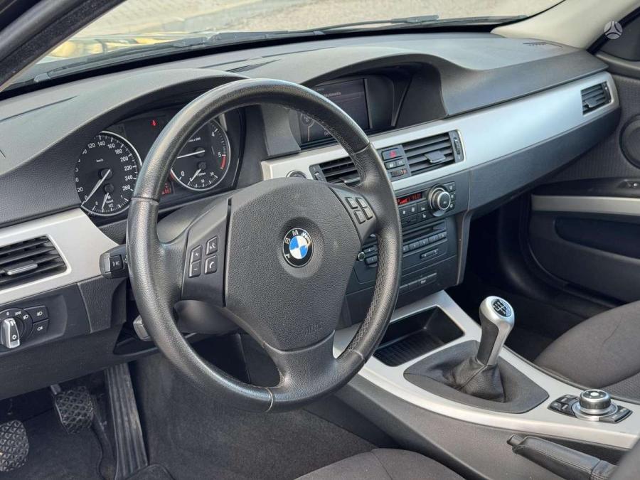Black BMW 320 2009 in Panevezys, with an engine capacity of 2.00 L and mileage of 295 thousand km for 3100 €, photo 6 on AUTOMOTO.COM.LV