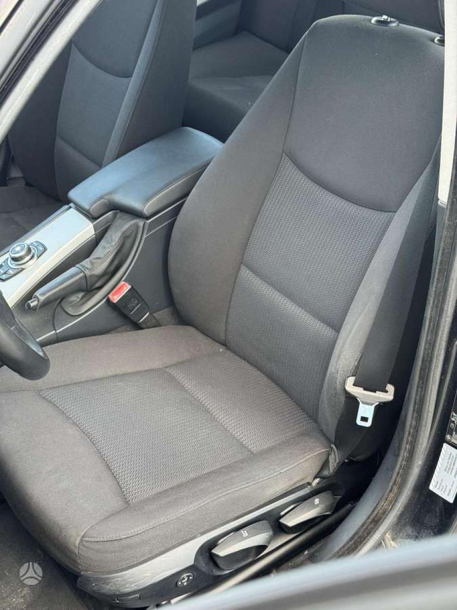 Black BMW 320 2009 in Panevezys, with an engine capacity of 2.00 L and mileage of 295 thousand km for 3100 €, photo 8 on AUTOMOTO.COM.LV
