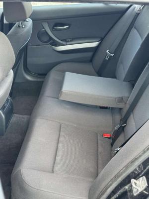 Black BMW 320 2009 in Panevezys, with an engine capacity of 2.00 L and mileage of 295 thousand km for 3100 €, photo 9 on AUTOMOTO.COM.LV