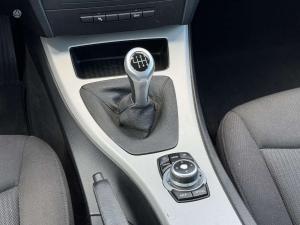 Black BMW 320 2009 in Panevezys, with an engine capacity of 2.00 L and mileage of 295 thousand km for 3100 €, photo 11 on AUTOMOTO.COM.LV