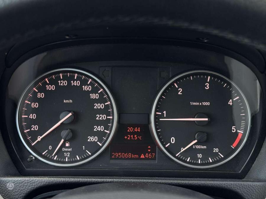 Black BMW 320 2009 in Panevezys, with an engine capacity of 2.00 L and mileage of 295 thousand km for 3100 €, photo 18 on AUTOMOTO.COM.LV
