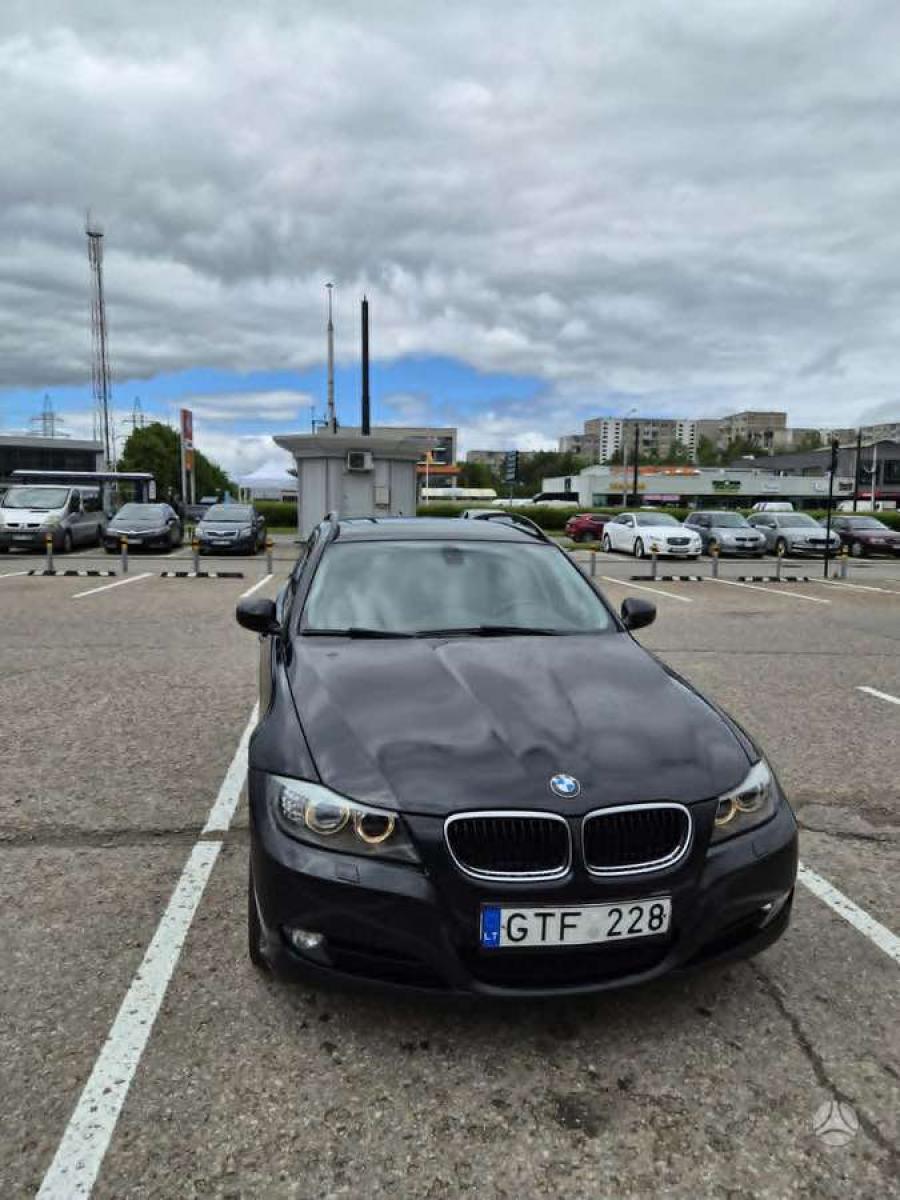 Black BMW 320 2009 in Vilnius, with an engine capacity of 2.00 L and mileage of 265 thousand km for 4000 €, photo 7 on AUTOMOTO.COM.LV