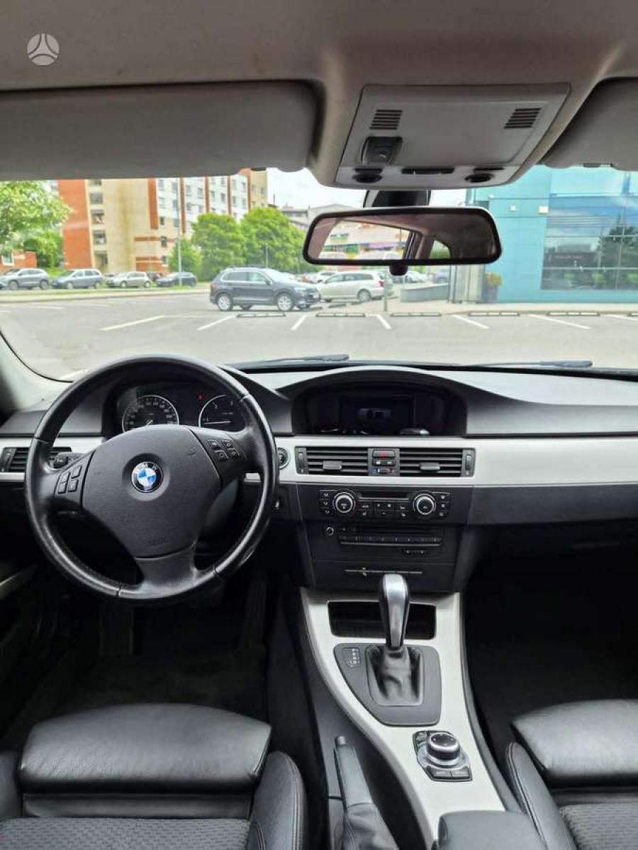 Black BMW 320 2009 in Vilnius, with an engine capacity of 2.00 L and mileage of 265 thousand km for 4000 €, photo 10 on AUTOMOTO.COM.LV
