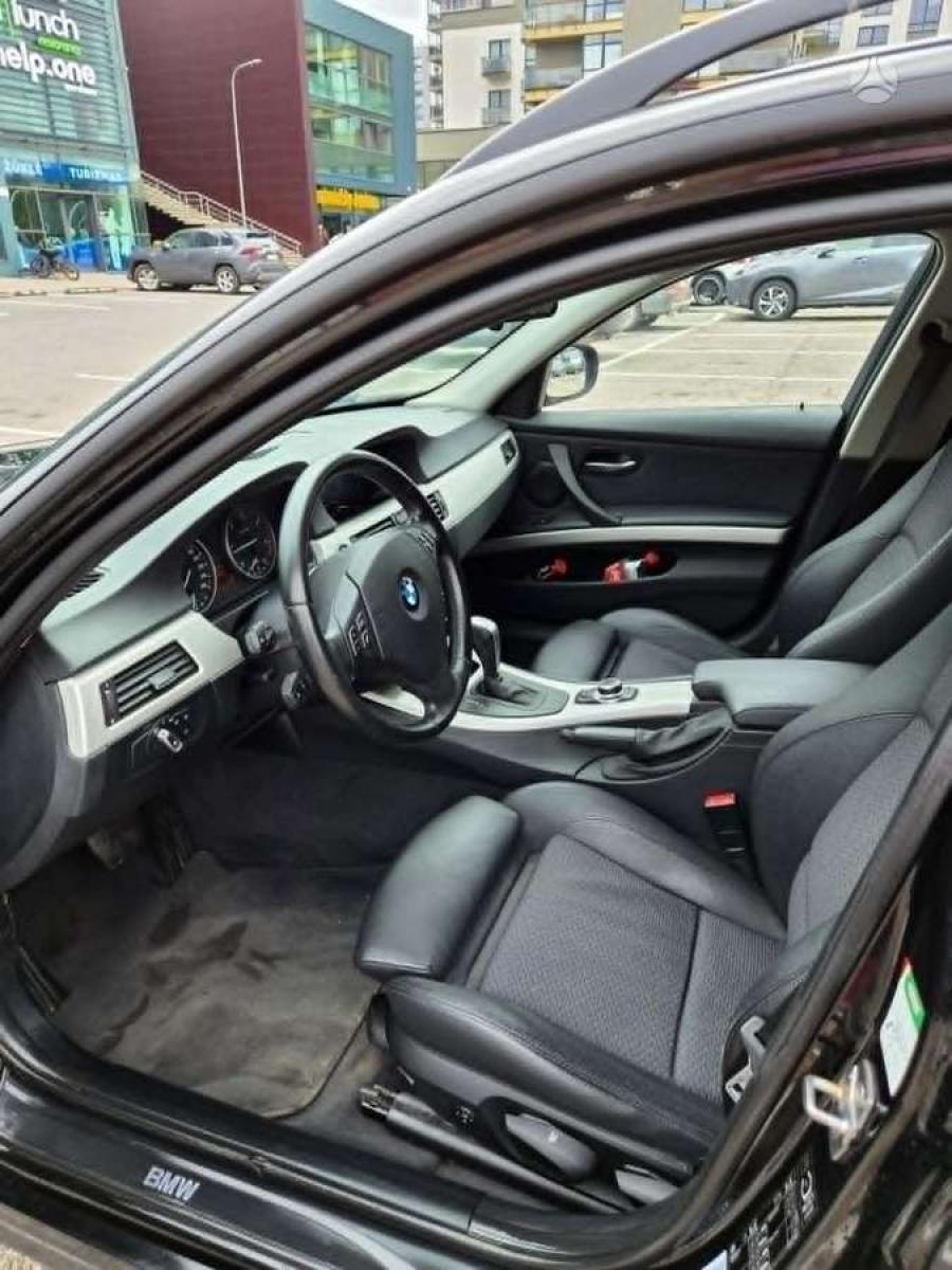 Black BMW 320 2009 in Vilnius, with an engine capacity of 2.00 L and mileage of 265 thousand km for 4000 €, photo 12 on AUTOMOTO.COM.LV