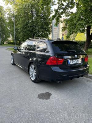 Black BMW 320 2009 in Riga, with an engine capacity of 2.00 L and mileage of 274 thousand km for 5250 €, photo 4 on AUTOMOTO.COM.LV