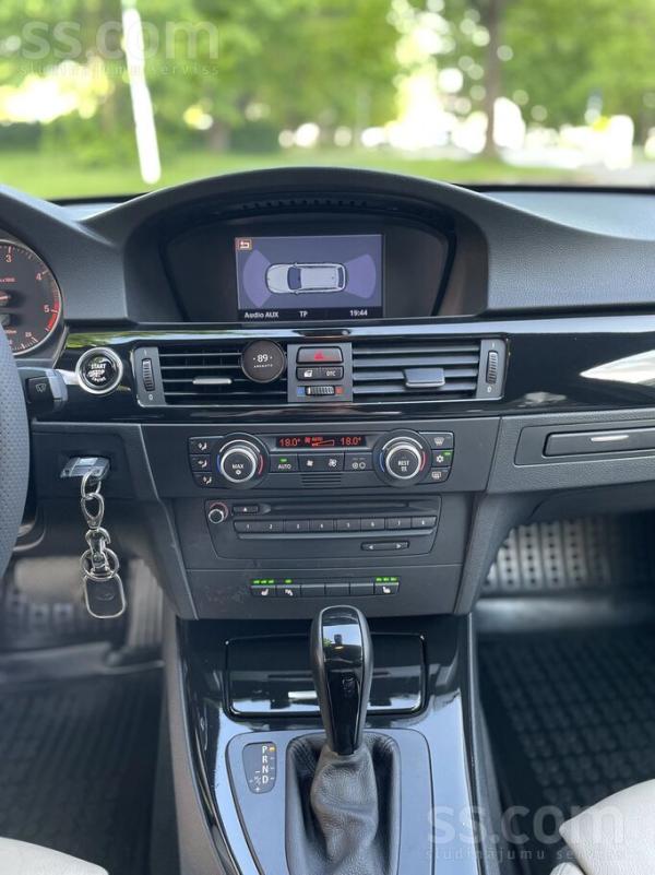 Melns BMW 320 2009 Rīga, ar dzinēja tilpumu 2.00 L un nobraukumu 274 tūkst. km par 5250 €, foto 7 vietnē AUTOMOTO.COM.LV