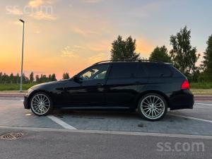 Black BMW 320 2009 in Riga, with an engine capacity of 2.00 L and mileage of 285 thousand km for 6690 €, photo 4 on AUTOMOTO.COM.LV