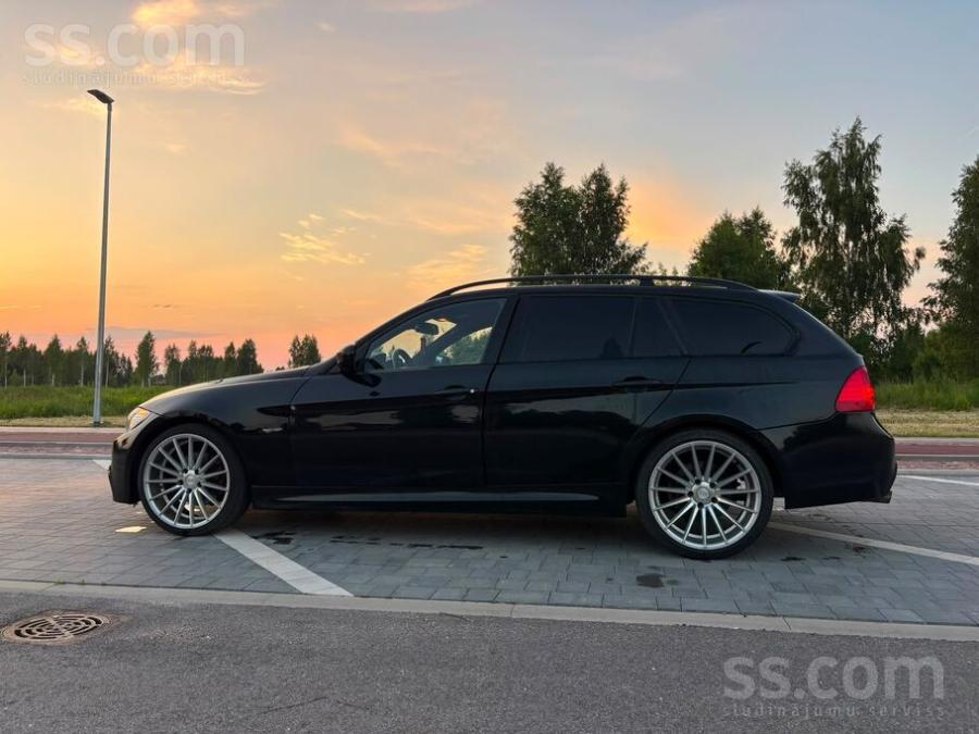 Black BMW 320 2009 in Riga, with an engine capacity of 2.00 L and mileage of 285 thousand km for 6690 €, photo 4 on AUTOMOTO.COM.LV