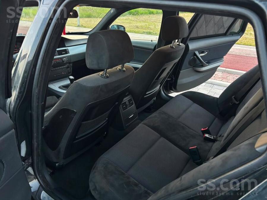 Black BMW 320 2009 in Riga, with an engine capacity of 2.00 L and mileage of 285 thousand km for 6690 €, photo 7 on AUTOMOTO.COM.LV