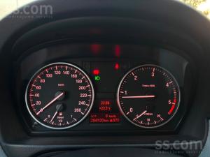 Black BMW 320 2009 in Riga, with an engine capacity of 2.00 L and mileage of 285 thousand km for 6690 €, photo 9 on AUTOMOTO.COM.LV