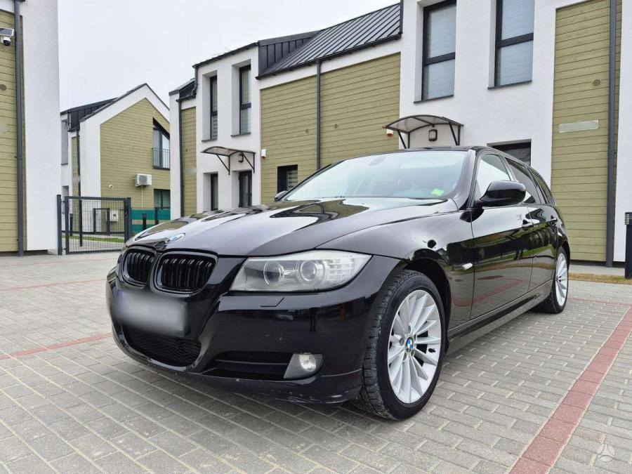 Black BMW 320 2009 in Klaipeda, with an engine capacity of 2.00 L and mileage of 371 thousand km for 4600 €, photo 3 on AUTOMOTO.COM.LV