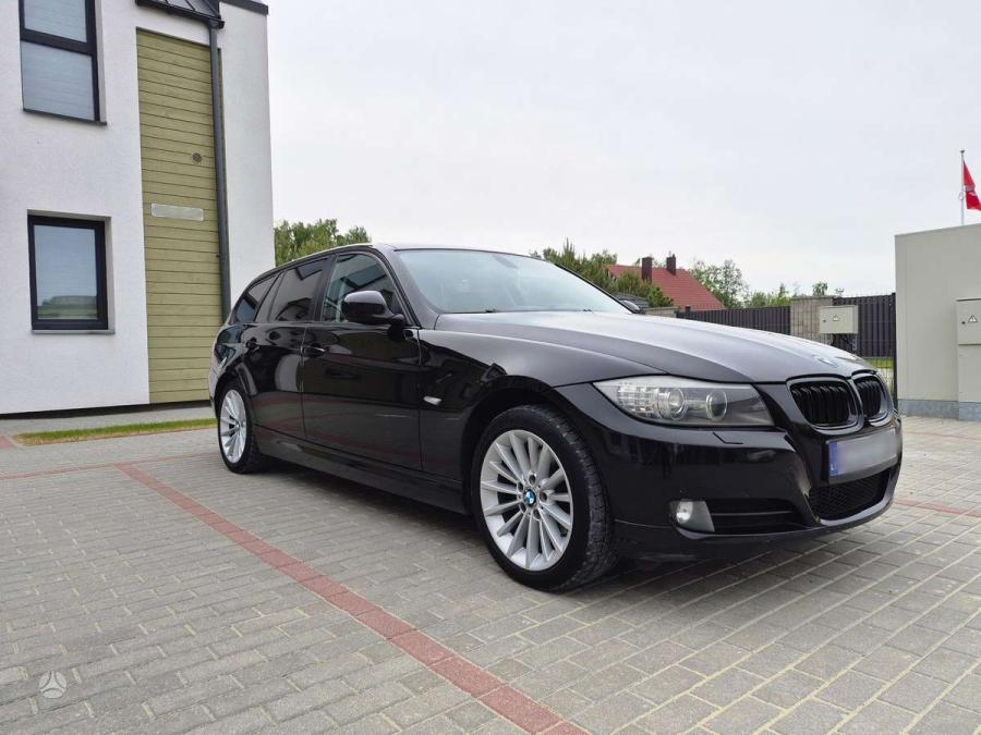 Black BMW 320 2009 in Klaipeda, with an engine capacity of 2.00 L and mileage of 371 thousand km for 4600 €, photo 5 on AUTOMOTO.COM.LV