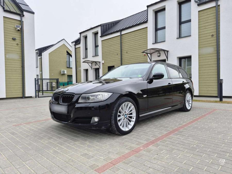 Black BMW 320 2009 in Klaipeda, with an engine capacity of 2.00 L and mileage of 371 thousand km for 4600 €, photo 9 on AUTOMOTO.COM.LV