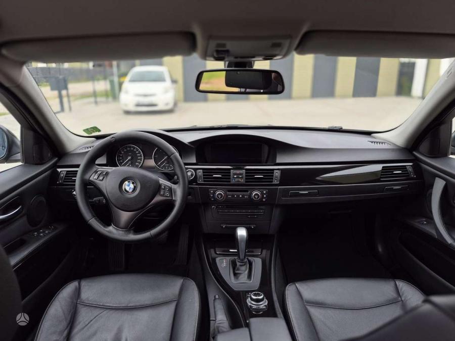 Black BMW 320 2009 in Klaipeda, with an engine capacity of 2.00 L and mileage of 371 thousand km for 4600 €, photo 17 on AUTOMOTO.COM.LV