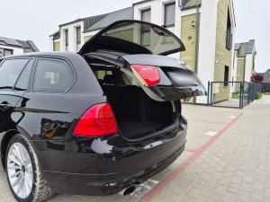 Black BMW 320 2009 in Klaipeda, with an engine capacity of 2.00 L and mileage of 371 thousand km for 4600 €, photo 18 on AUTOMOTO.COM.LV