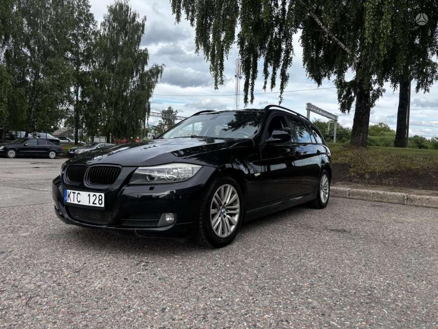 Black BMW 320 2009 in Vilnius, with an engine capacity of 2.00 L and mileage of 403 thousand km for 4100 €, photo 1 on AUTOMOTO.COM.LV
