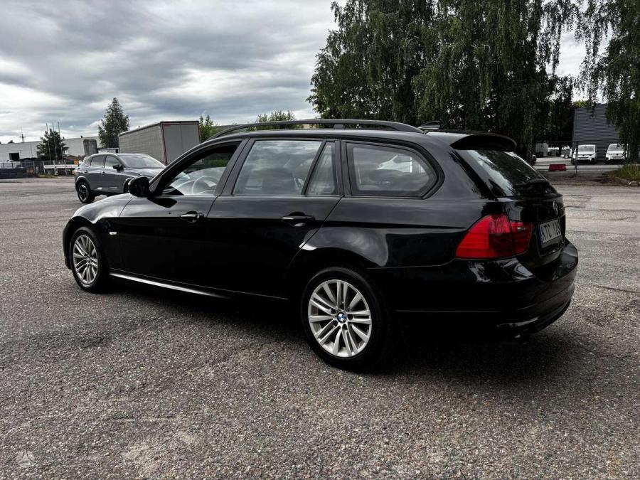Black BMW 320 2009 in Vilnius, with an engine capacity of 2.00 L and mileage of 403 thousand km for 4100 €, photo 5 on AUTOMOTO.COM.LV