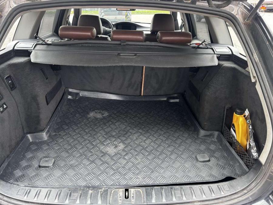 Black BMW 320 2009 in Vilnius, with an engine capacity of 2.00 L and mileage of 403 thousand km for 4100 €, photo 8 on AUTOMOTO.COM.LV