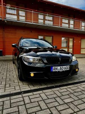 Black BMW 320 2009 in Marijampole, with an engine capacity of 2.00 L and mileage of 281 thousand km for 6000 €, photo 5 on AUTOMOTO.COM.LV