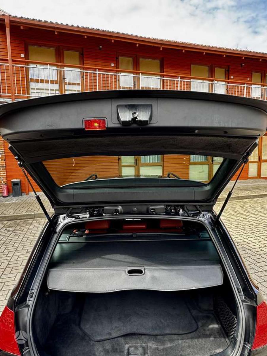 Black BMW 320 2009 in Marijampole, with an engine capacity of 2.00 L and mileage of 281 thousand km for 6000 €, photo 15 on AUTOMOTO.COM.LV