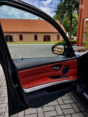 Black BMW 320 2009 in Marijampole, with an engine capacity of 2.00 L and mileage of 281 thousand km for 6000 €, photo 16 on AUTOMOTO.COM.LV