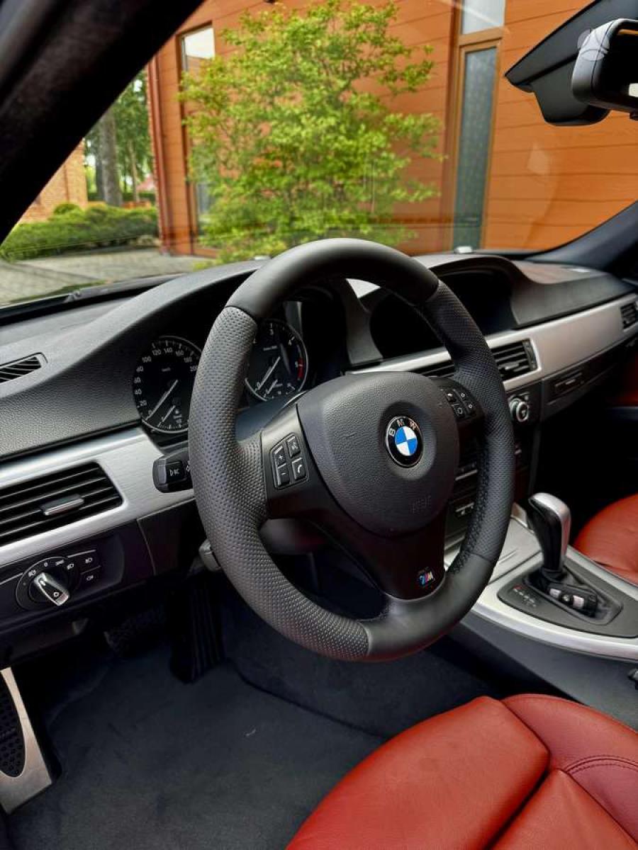 Black BMW 320 2009 in Marijampole, with an engine capacity of 2.00 L and mileage of 281 thousand km for 6000 €, photo 17 on AUTOMOTO.COM.LV