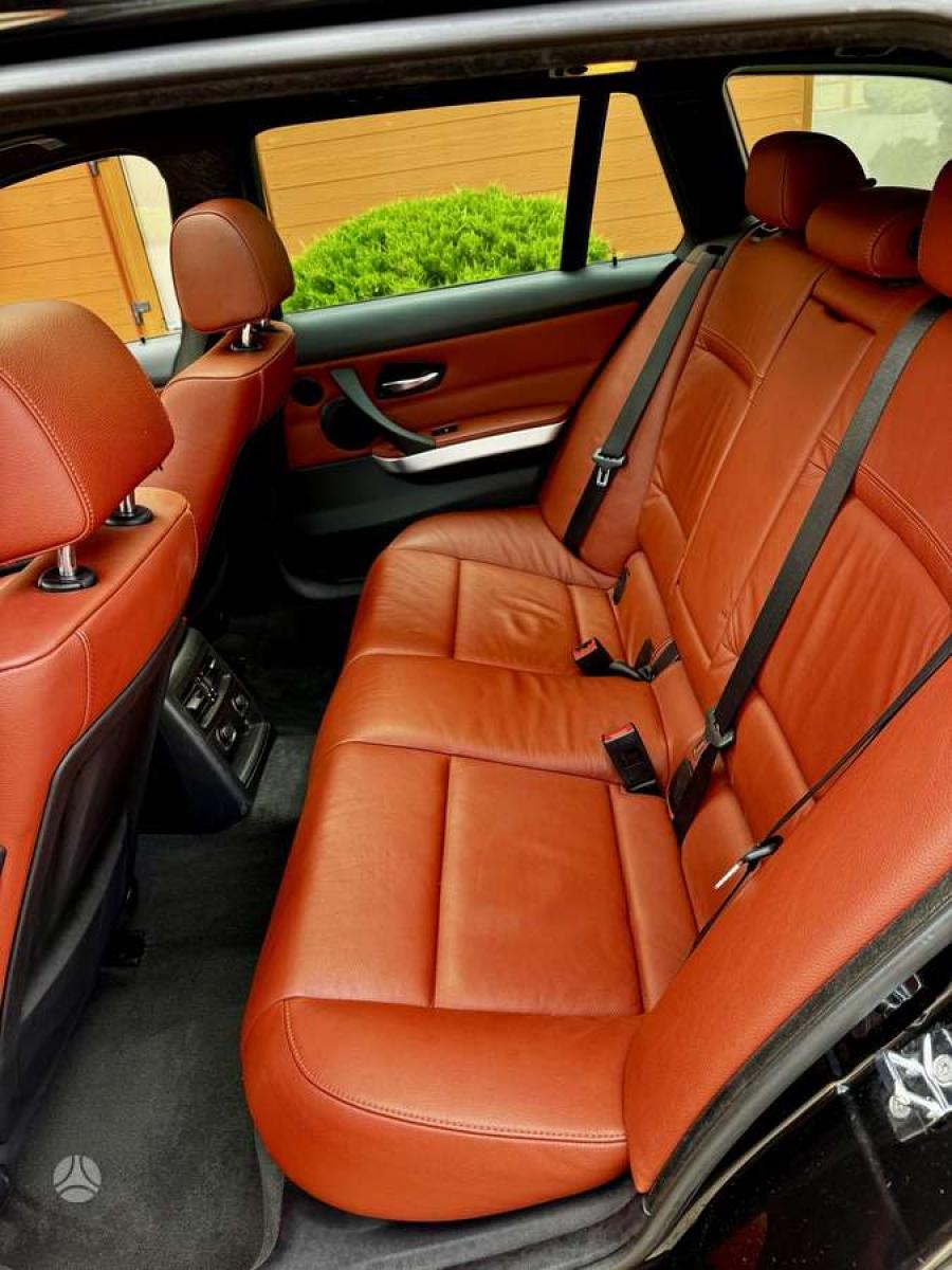 Black BMW 320 2009 in Marijampole, with an engine capacity of 2.00 L and mileage of 281 thousand km for 6000 €, photo 21 on AUTOMOTO.COM.LV