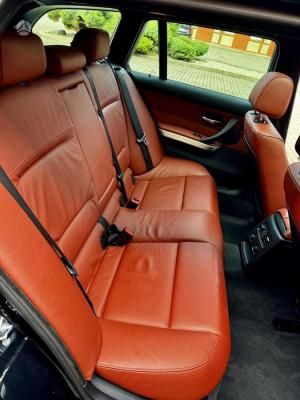 Black BMW 320 2009 in Marijampole, with an engine capacity of 2.00 L and mileage of 281 thousand km for 6000 €, photo 23 on AUTOMOTO.COM.LV