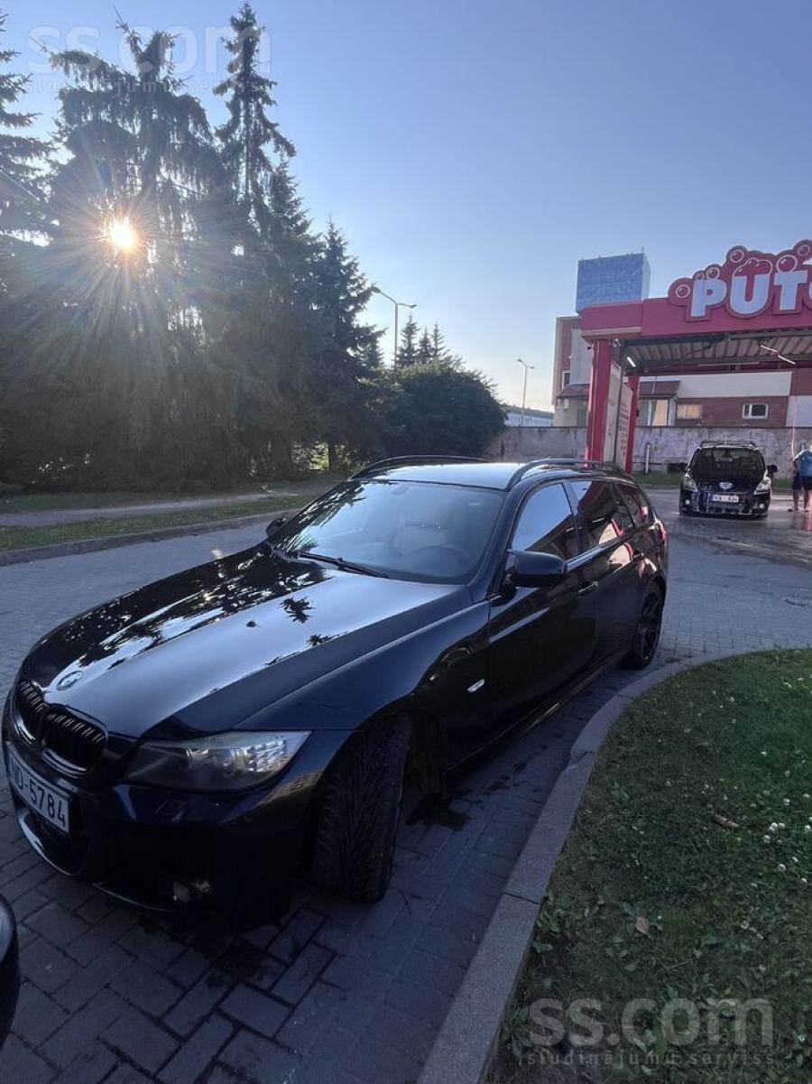 Melns BMW 320 2009 Rīga, ar dzinēja tilpumu 2.00 L un nobraukumu 270 tūkst. km par 6600 €, foto 1 vietnē AUTOMOTO.COM.LV