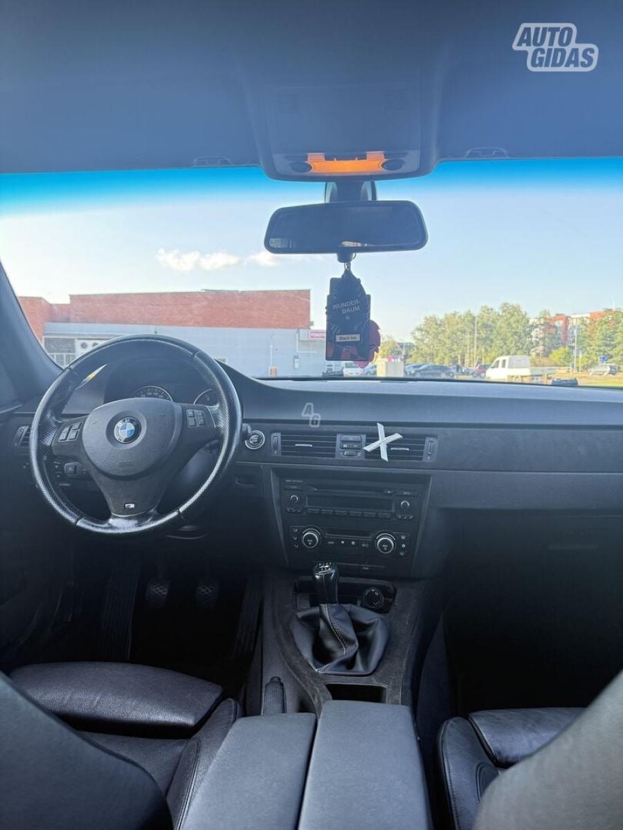 Melns BMW 320 2009 Jonava, ar dzinēja tilpumu 2.00 L un nobraukumu 284 tūkst. km par 3850 €, foto 11 vietnē AUTOMOTO.COM.LV