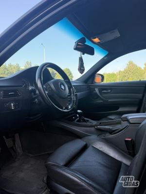 Melns BMW 320 2009 Jonava, ar dzinēja tilpumu 2.00 L un nobraukumu 284 tūkst. km par 3850 €, foto 12 vietnē AUTOMOTO.COM.LV
