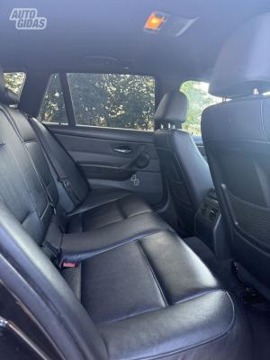 Melns BMW 320 2009 Jonava, ar dzinēja tilpumu 2.00 L un nobraukumu 284 tūkst. km par 3850 €, foto 14 vietnē AUTOMOTO.COM.LV
