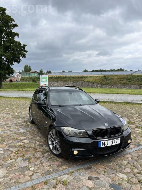 Melns BMW 320 2009 Daugavpils, ar dzinēja tilpumu 2.00 L un nobraukumu 319 tūkst. km par 6350 €, foto 1 vietnē AUTOMOTO.COM.LV