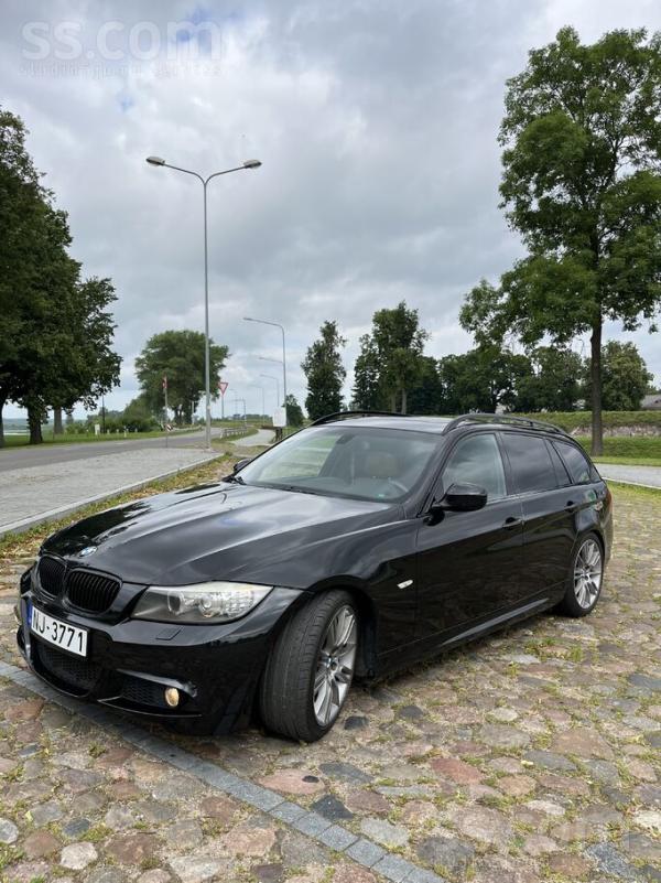 Melns BMW 320 2009 Daugavpils, ar dzinēja tilpumu 2.00 L un nobraukumu 319 tūkst. km par 6350 €, foto 3 vietnē AUTOMOTO.COM.LV