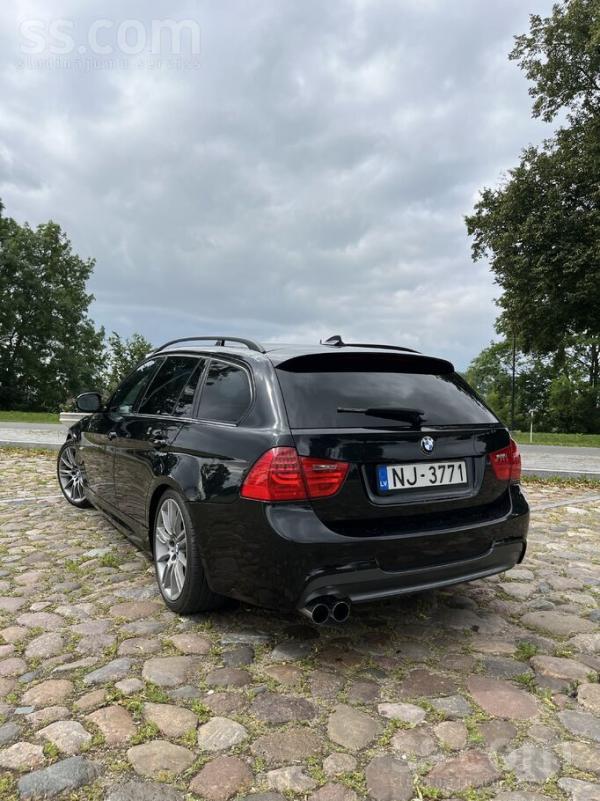 Melns BMW 320 2009 Daugavpils, ar dzinēja tilpumu 2.00 L un nobraukumu 319 tūkst. km par 6350 €, foto 4 vietnē AUTOMOTO.COM.LV