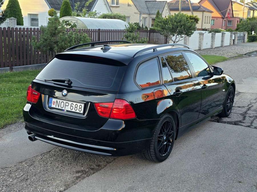 Black BMW 320 2009 in Radviliskis, with an engine capacity of 0.00 L and mileage of 343 thousand km for 2900 €, photo 5 on AUTOMOTO.COM.LV