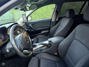 Black BMW 320 2009 in Radviliskis, with an engine capacity of 0.00 L and mileage of 343 thousand km for 2900 €, photo 8 on AUTOMOTO.COM.LV