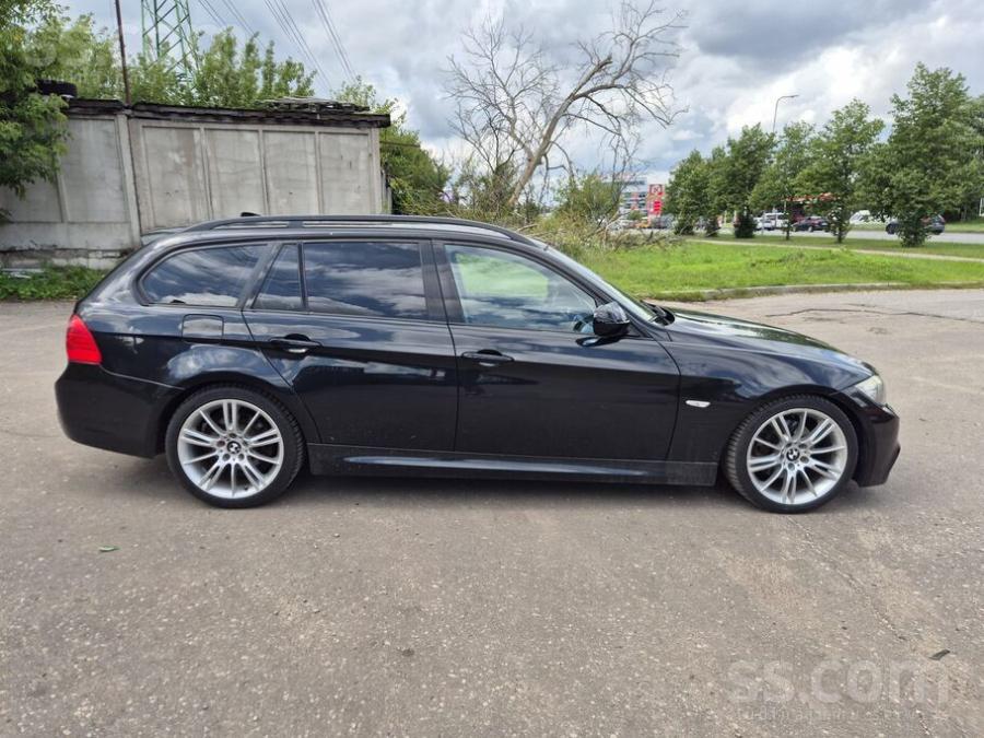 Black BMW 320 2009 in Riga, with an engine capacity of 2.00 L and mileage of 268 thousand km for 5990 €, photo 6 on AUTOMOTO.COM.LV