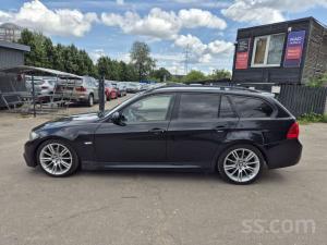 Black BMW 320 2009 in Riga, with an engine capacity of 2.00 L and mileage of 268 thousand km for 5990 €, photo 10 on AUTOMOTO.COM.LV