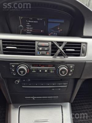 Black BMW 320 2009 in Riga, with an engine capacity of 2.00 L and mileage of 268 thousand km for 5990 €, photo 15 on AUTOMOTO.COM.LV