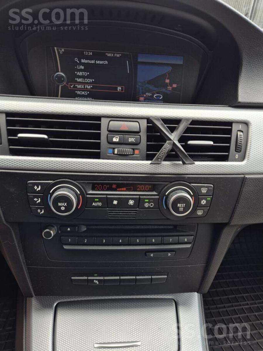 Black BMW 320 2009 in Riga, with an engine capacity of 2.00 L and mileage of 268 thousand km for 5990 €, photo 15 on AUTOMOTO.COM.LV