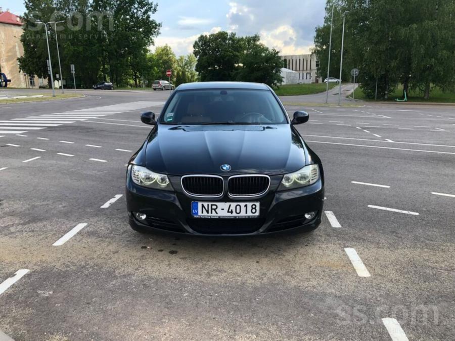 Black BMW 320 2009 in Riga, with an engine capacity of 2.00 L and mileage of 250 thousand km for 3500 €, photo 3 on AUTOMOTO.COM.LV