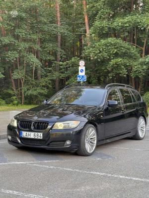 Melns BMW 320 2009 Klaipėda, ar dzinēja tilpumu 2.00 L un nobraukumu 135 tūkst. km par 3500 €, foto  vietnē AUTOMOTO.COM.LV
