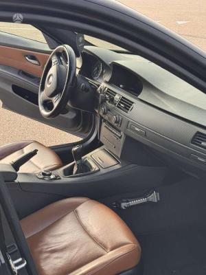 Black BMW 320 2009 in Klaipeda, with an engine capacity of 2.00 L and mileage of 135 thousand km for 3500 €, photo 8 on AUTOMOTO.COM.LV