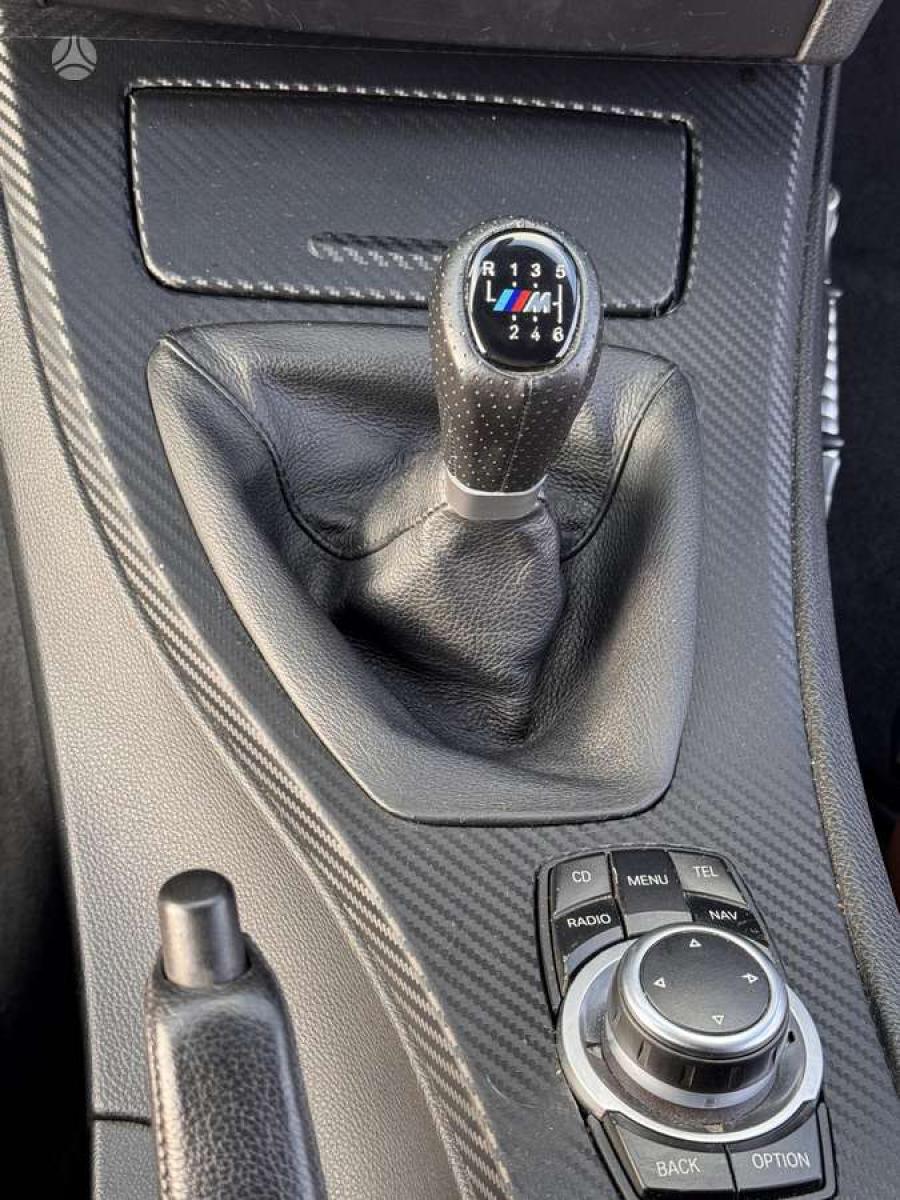 Black BMW 320 2009 in Klaipeda, with an engine capacity of 2.00 L and mileage of 135 thousand km for 3500 €, photo 17 on AUTOMOTO.COM.LV