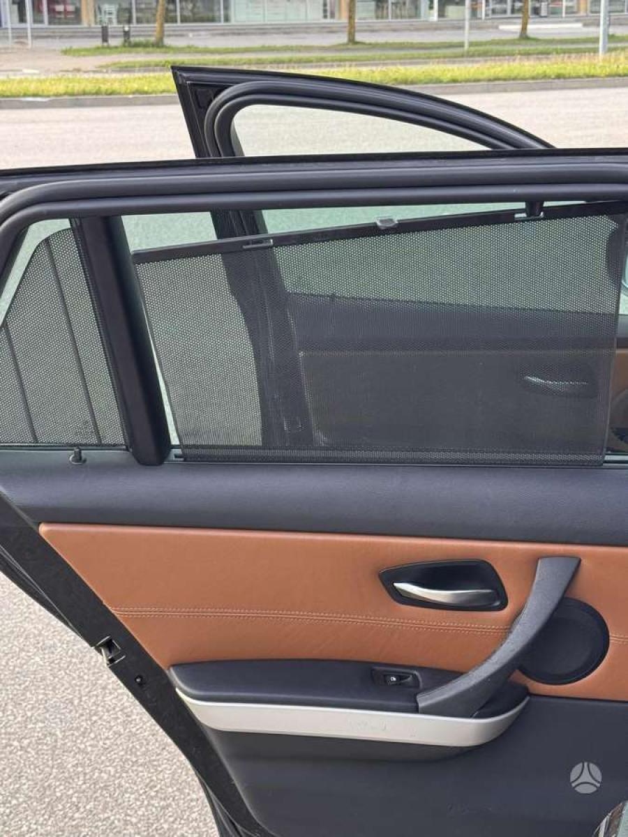 Black BMW 320 2009 in Klaipeda, with an engine capacity of 2.00 L and mileage of 135 thousand km for 3500 €, photo 19 on AUTOMOTO.COM.LV