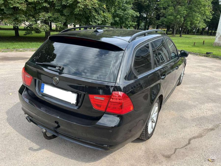 Melns BMW 320 2009 Viļņa, ar dzinēja tilpumu 1.80 L un nobraukumu 268 tūkst. km par 3250 €, foto 5 vietnē AUTOMOTO.COM.LV