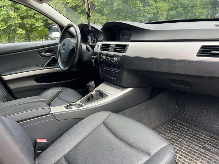 Melns BMW 320 2009 Viļņa, ar dzinēja tilpumu 1.80 L un nobraukumu 268 tūkst. km par 3250 €, foto 6 vietnē AUTOMOTO.COM.LV