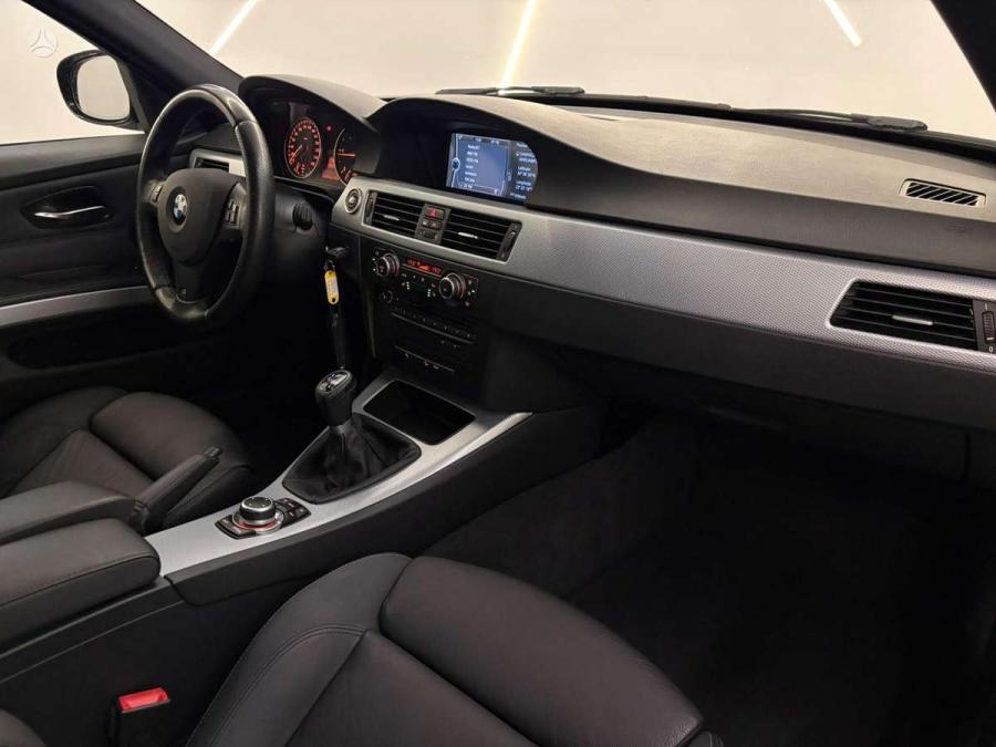 Black BMW 320 2009 in Marijampole, with an engine capacity of 2.00 L and mileage of 225 thousand km for 5999 €, photo 19 on AUTOMOTO.COM.LV